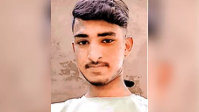 Gorakhpur News: युवक की गला कसकर हत्या, पेड़ से लटकता मिला शव; जमीन से ...