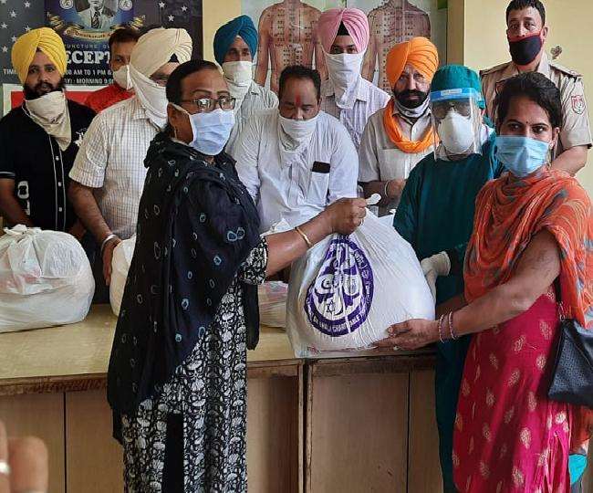 किन्नर समुदाय के 35 जरूरतमंद सदस्यों मुफ्त राशन किया वितरित Ludhiana ...