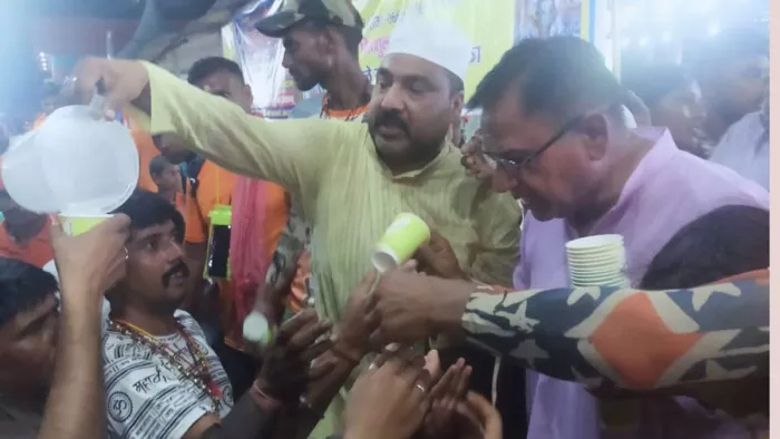 Kanwar यात्रियों की सेवा कर ख्‍वाजा हुए निहाल, हरिद्वार में पेश की ...