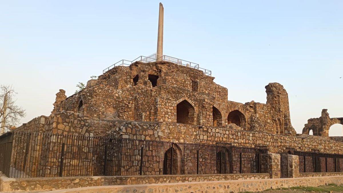 अशोक स्तंभ पर क्या लिखा है, जान सकेंगे लोग; लिखावट का हिंदी और अंग्रेजी ...