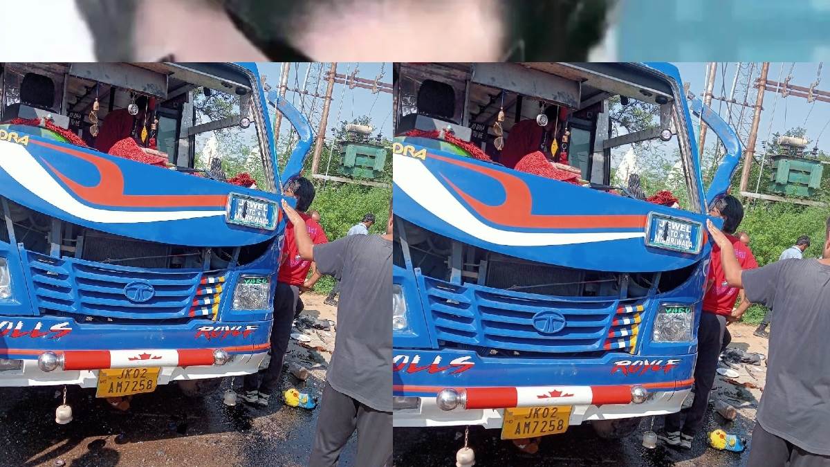 Jammu Accident News: दोमाना में तेज रफ्तार मिनी बस पलटी, 10 यात्री घायल ...