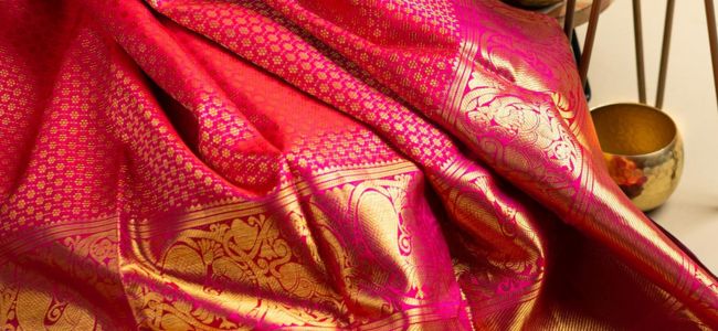 Kanjivaram Silk Saree की बुनाई में होता है सोने-चांदी के तार का ...