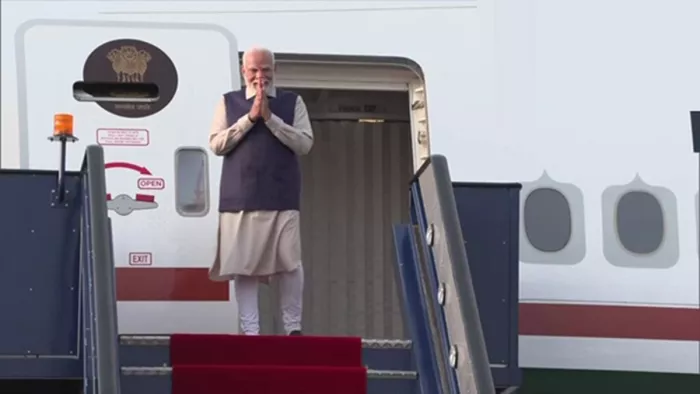 PM Modi UK Visit: लंदन पहुंचे पीएम मोदी, भारतवंशियों में दिखा गजब का उत्साह; ब्रिटिश पीएम से ...