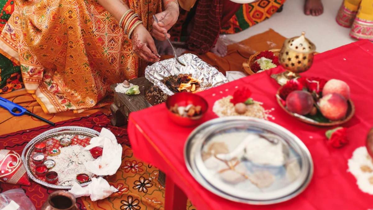 Vastu Tips: हवन की भस्म से करें ये खास वास्तु उपाय, घर में बनी रहेगी ...