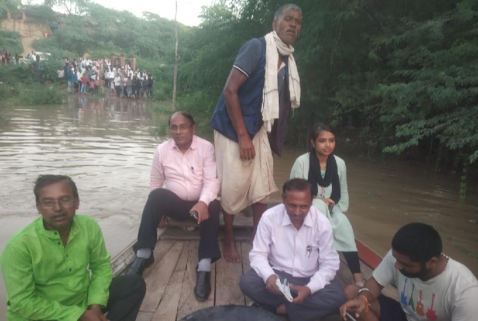 उफान पर नदियां : यमुना, केन, बेतवा और चंबल में बाढ़ और गंगा का भी बढ़ा ...