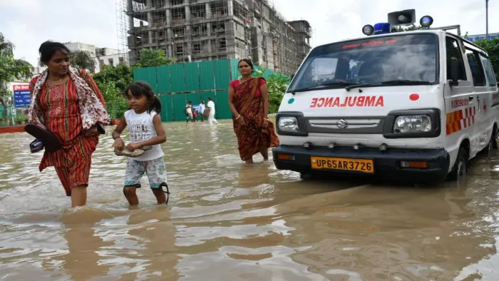 136 साल बाद बनारस में चौथी बार एक दिन में सर्वाधिक बारिश, अब भी बार‍िश ...