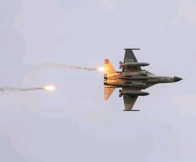 ताइवान पर नजर रखने को चीन ने लगातार तीसरे दिन भेजे टोही विमान - China ...