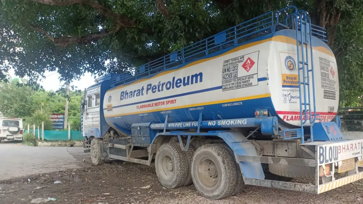 Lucknow News: भारत पेट्रोलियम के टैंकर से हो रही थी तेल की चोरी, चालक ...