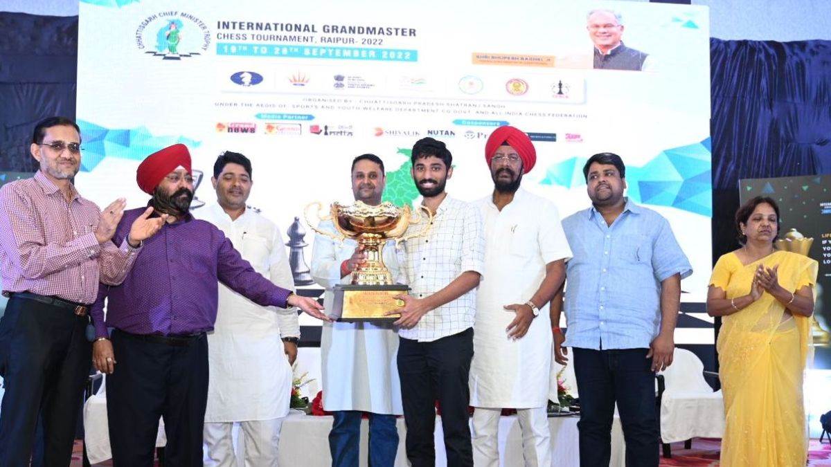 CG News: खेल मंत्री उमेश पटेल ने छत्तीसगढ़ सीएम ट्रॉफी के बी कैटेगरी ...