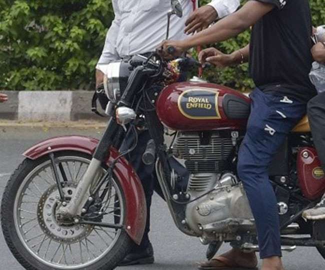 बिना पंजीकरण के दौड़ा रहा था बुलेट, 20 हजार रुपये का हुआ जुर्माना - 20 ...