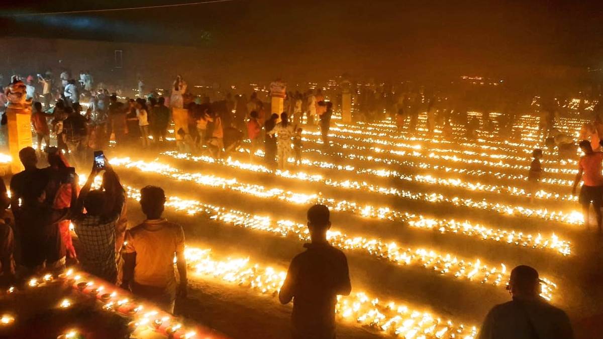 दीपावली 2022 : दिवाली के एक दिन पूर्व छह लाख दीपों से जगमगा उठा बिहार ...