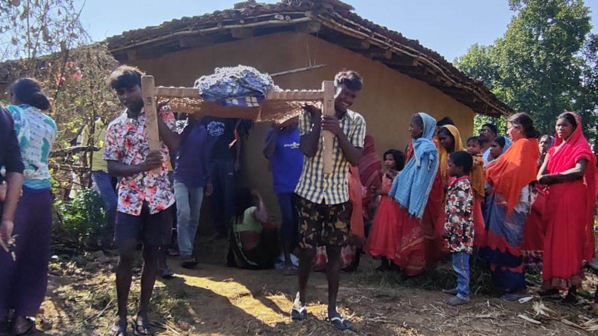 Jharkhand News: जमीन पर कब्जे के लिए लातेहार में कुदाल से काटकर बुजुर्ग ...