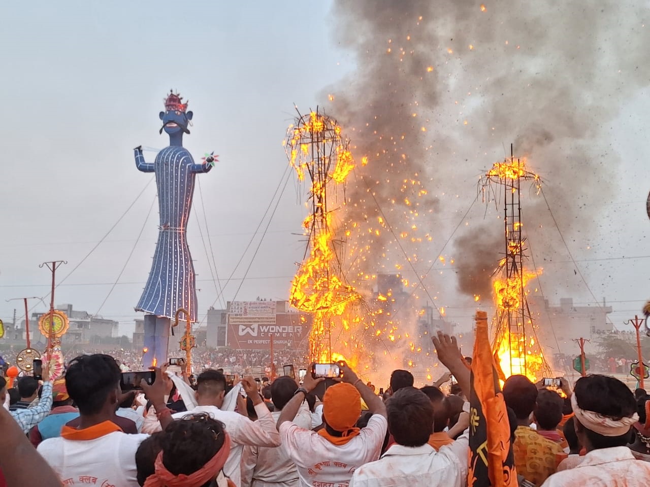 Ravan Dahan: देशभर में हुआ 'रावण दहन', PM Modi बोले- भारतीयों के धैर्य ...