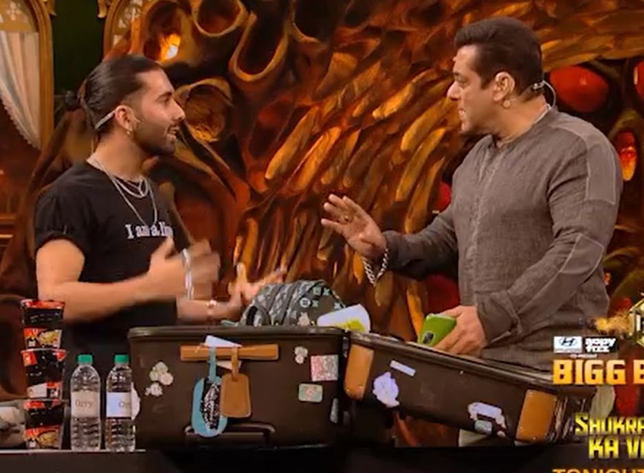 Bigg Boss 17 सलमान खान के सामने Orry ने बताया अपना प्रोफेशन हंसते