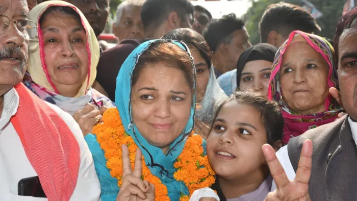 'मंदिर भी जाऊंगी और मस्जिद भी...', जीत के बाद सपा प्रत्याशी नसीम सोलंकी ...