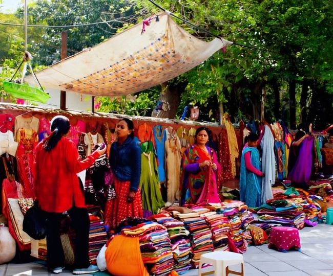 स्वेटर-जैकेट से लेकर कंबल तक, दिल्ली के इन 5 बाजारों में 500 रुपये से ...