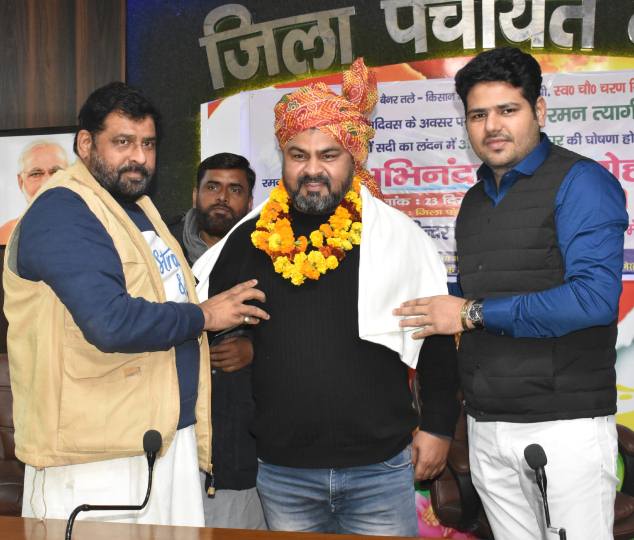 पथिक सेना ने पर्यावरणविद रमन त्यागी को किया सम्मानित - Pathik Sena ...