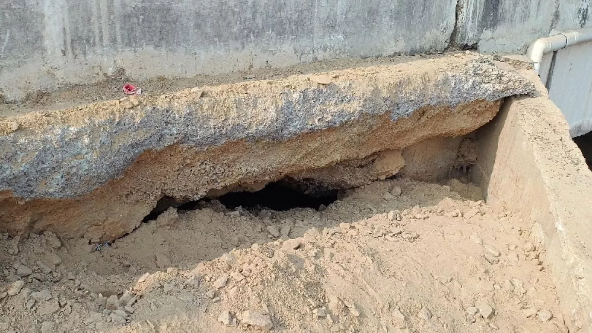 आगरा-लखनऊ एक्सप्रेसवे पर अंडरपास धंसा, सड़क पर पड़ीं दरारें; दुरस्तीकरण ...