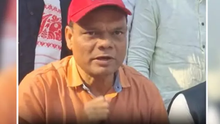 Jharkhand News: जूता लेकर पहुंचे मंत्री, आदिवासी कल्याण आयुक्त को ...