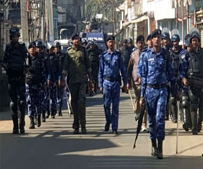 CAA Support: लोहरदगा में अफवाहों से छूट रहा पुलिस का पसीना, कर्फ्यू के ...