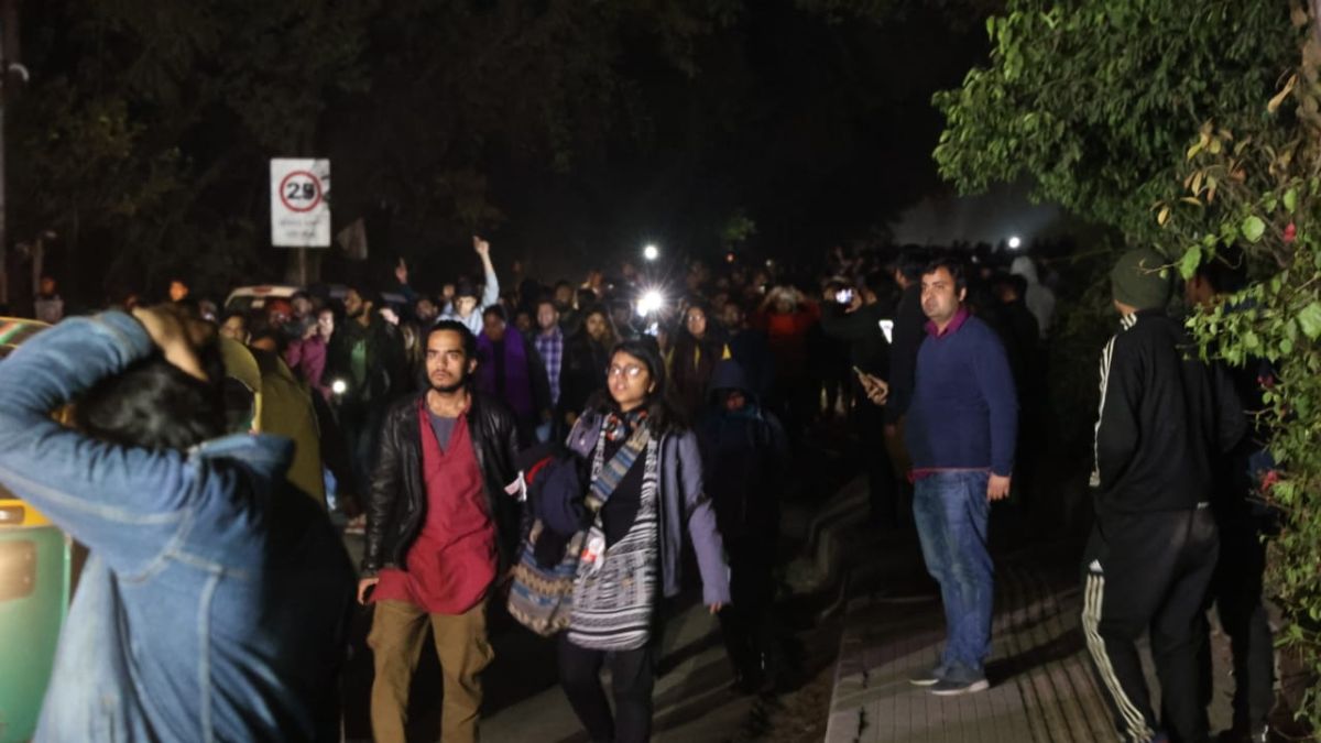 BBC Documentary Row: बीबीसी की विवादित डॉक्यूमेंट्री को लेकर JNU में ...