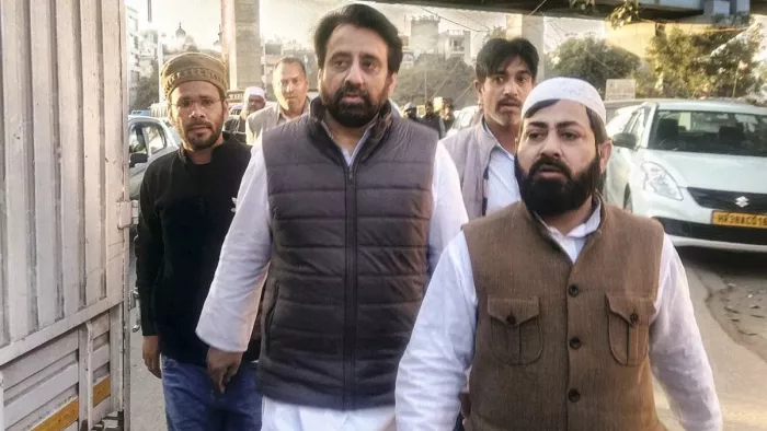 AAP विधायक अमानतुल्लाह खान को मिली जमानत, कोर्ट ने लगाई ये शर्तें ...