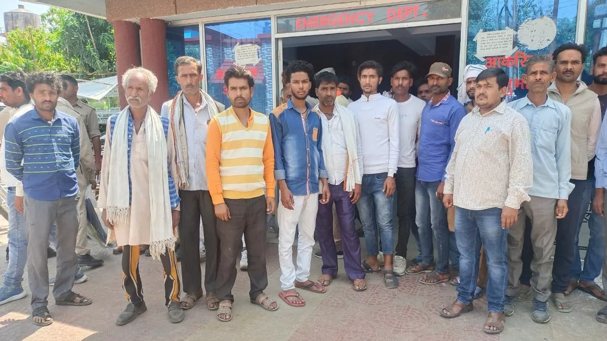 Mahoba News: यूपी के महोबा में भीषण हादसा, ट्राला की टक्कर से दो युवकों ...