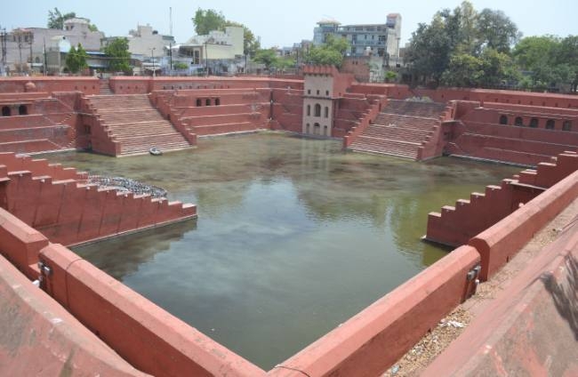 रंग बिरंगी रोशनी में गुनगुनाएगा पोतरा कुंड