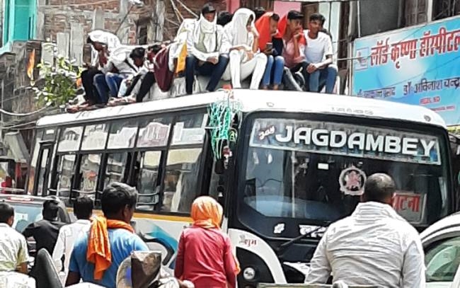 हिलसा बाजार में आज से बस व ट्रकों के प्रवेश पर पूरी तरह रोक - hilasha ...