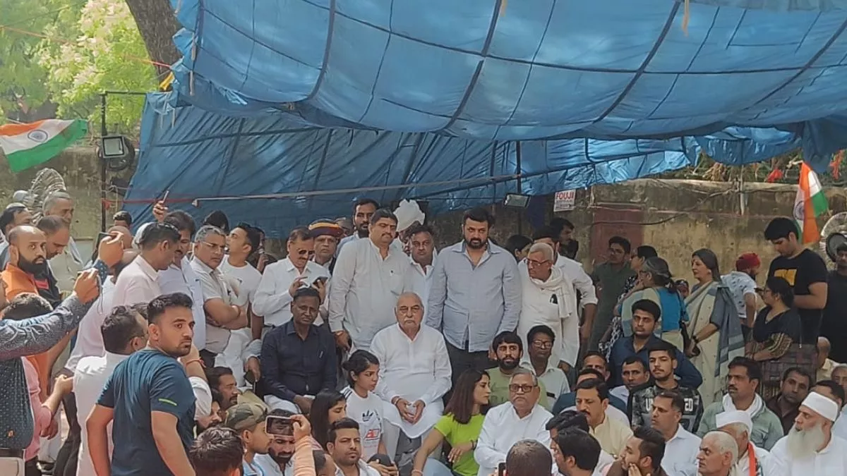 पहलवानों के समर्थन में जंतर-मंतर पहुंचे पूर्व CM भूपेंद्र सिंह हुड्डा ...