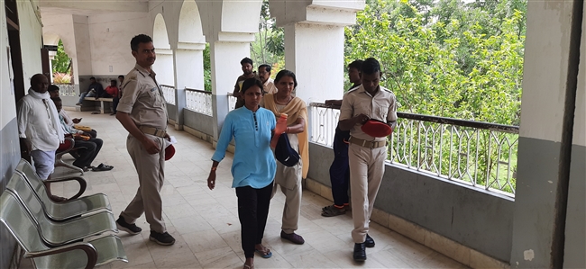 पति हत्या के मामले में पत्नी को मिली पांच साल की सजा - Wife gets five ...