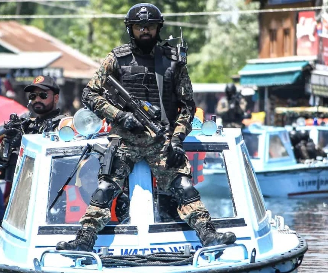 MARCOS Commando: मौत को मात देकर तैयार होते हैं मार्कोस, पलक झपकते ही ...