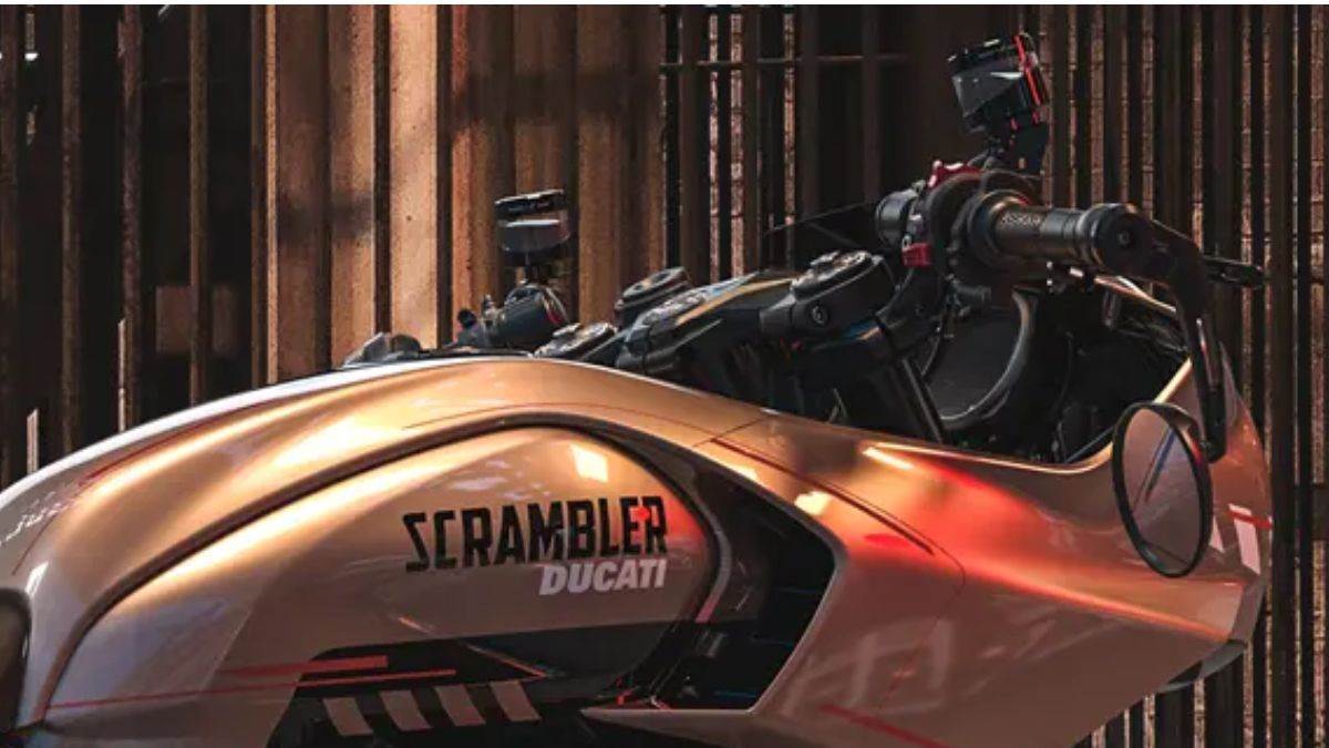 Ducati Scrambler CR24I और RR24I से London Bike Shed MotoShow में उठा ...