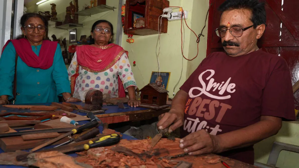 कौन हैं उत्‍तराखंड के दिव्यांग जीवन चंद्र जोशी? जिनकी कला को पीएम मोदी ने सराहा, मन की बात में ...