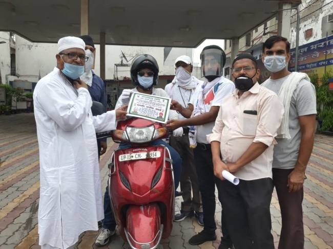 पेट्रोल ग्राहकों को दिया 'परमवीर नागरिक अवार्ड' - char(39) || chr(39 ...