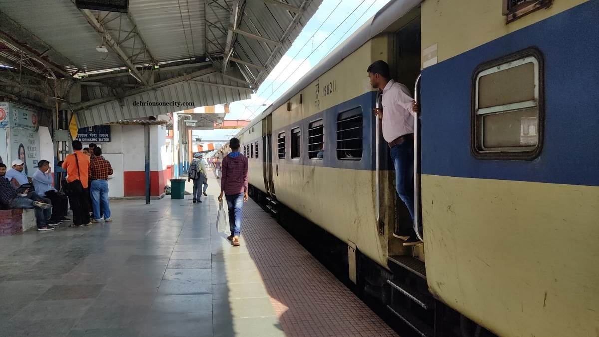 Bihar Train: मुजफफरपुर-नरकटियागंज रेल खंड की 15 जोड़ी ट्रेनों का रूट ...