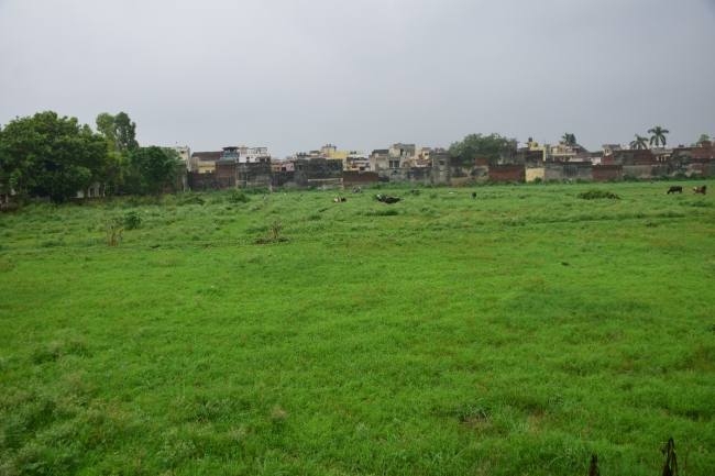 निगम की बर्बाद पड़ी 70 बीघा भूमि है पार्किंग का विकल्प