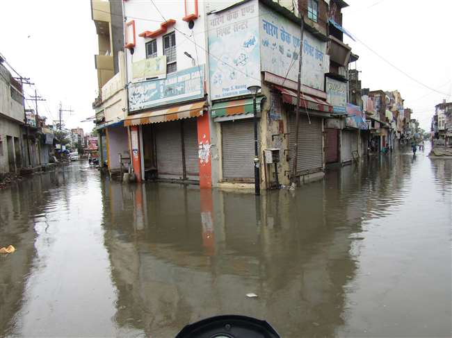 Badaun Weather Update : झमाझम बार‍िश से बदायूं में हुआ जलभराव - Badaun ...
