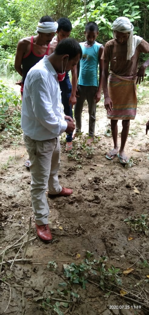 प्रतापगढ के कठार गांव में तेंदुआ दिखने से ग्रामीणों में दहशत Prayagraj ...