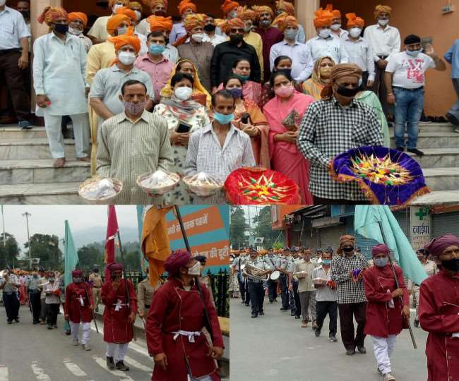 Minjar Mela: चंद लोगों ने शोभायात्रा निकाल निभाई झंडा रस्‍म, भगवान ...