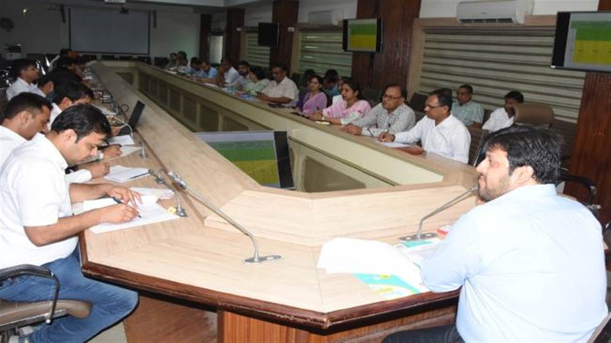 सीएम विडो पर प्राप्त शिकायतों का 30 दिन के अंदर करें निवारण-मयंक ...