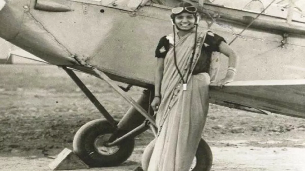 India's First Women Pilot: भारत की पहली महिला पायलट जो साड़ी पहन उड़ाती ...
