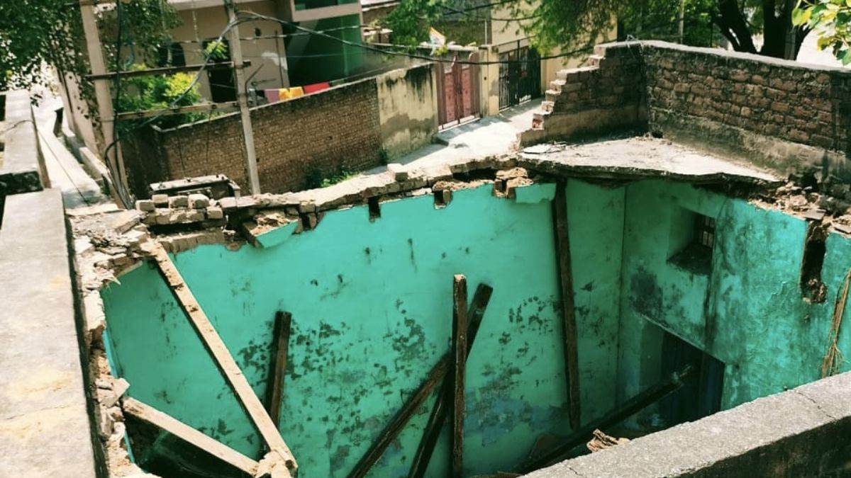 Gurugram News: दौला के सरकारी स्कूल के कमरे की छत गिरी, बड़ा हादसा बचा ...