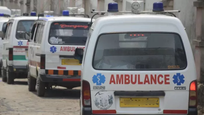 UP Ambulance Service: 108-102 एंबुलेंस सेवा में जुड़ेंगी 640 नई ...