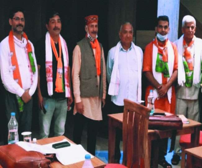 धवाला और रवि ने ज्वालामुखी में एक मंच पर पहुंचकर वर्चुअल बैठक से दिया ...