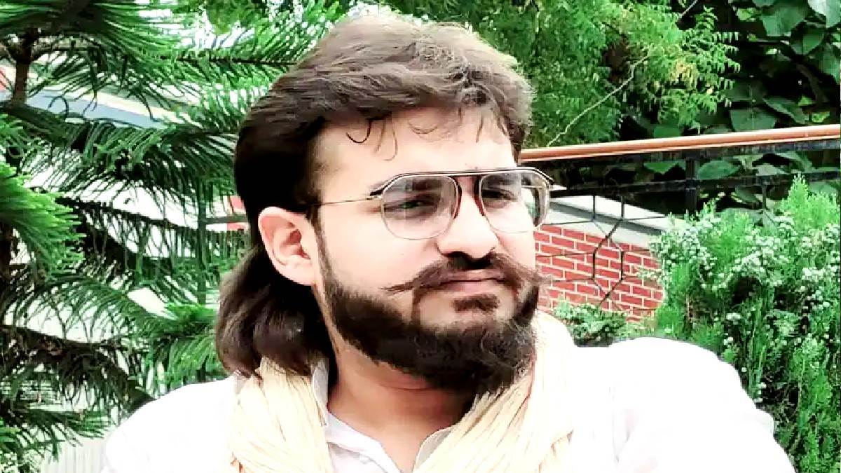 Abbas Ansari News: मुख्तार अंसारी का विधायक बेटा अब्बास भगोड़ा घोषित ...