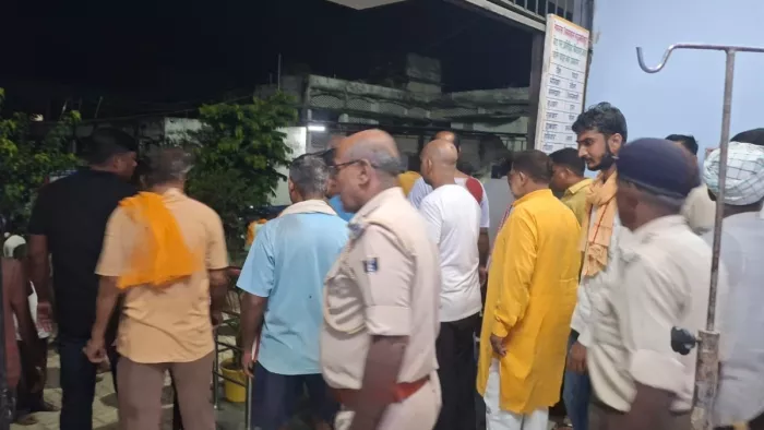 Siwan News: दिग्गज राजद नेता के भाई को मारी गोली, बाइक सवार बदमाशों ने ...