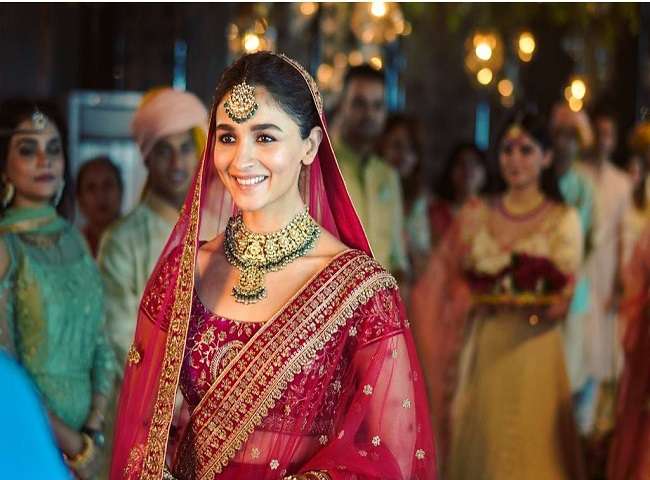 Alia Bhatt As Gangubai: जवाहर लाल नेहरु से मिल चुकी थी गंगुबाई कोठेवाली ...