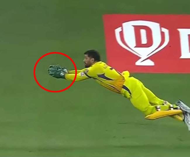 MS Dhoni बने सुपरमैन, हवा में उछलकर पकड़ा दिल्ली कैपिटल्स के कप्तान का ...