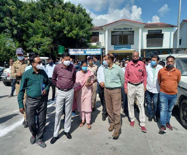 Chardham Yatra: मंडलायुक्त रविनाथ रमन ने दिए निर्देश, यात्रा व्यवस्थाओं ...